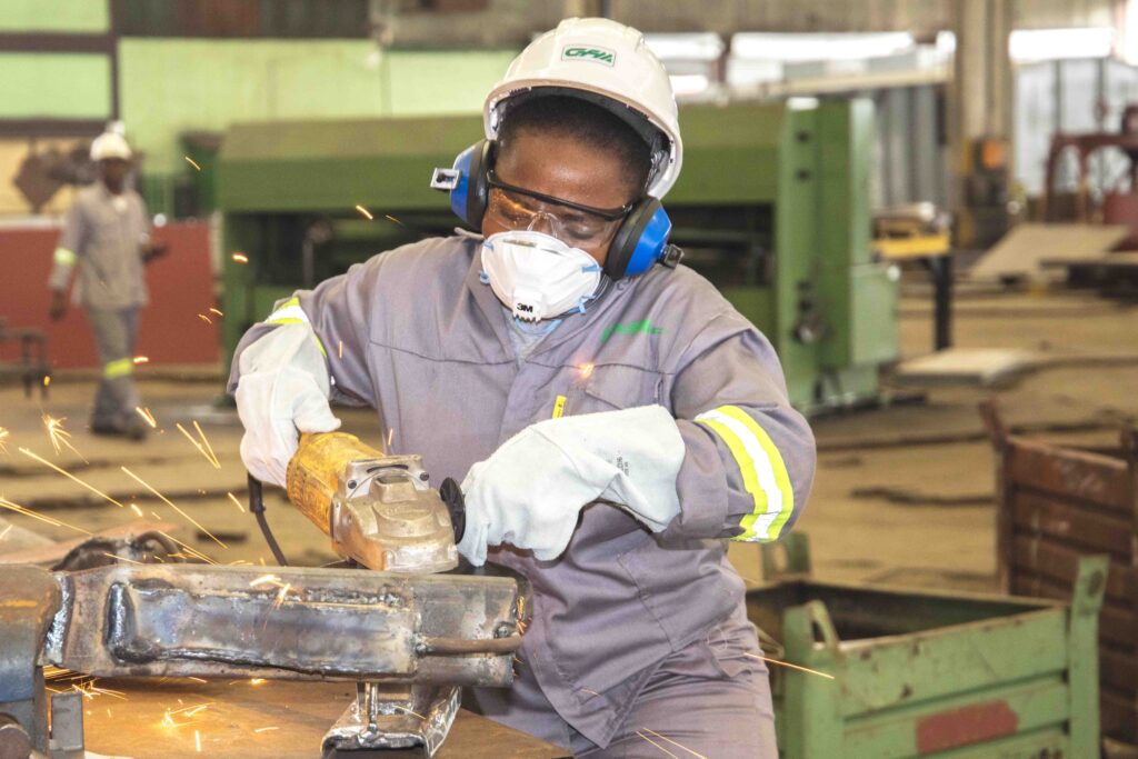 Ambiente e Segurança no Trabalho - CFM - Caminhos De Ferros de Moçambique